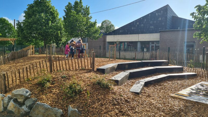Végétalisation de deux cours d'école - DEPHY Collectivités - Bretagne